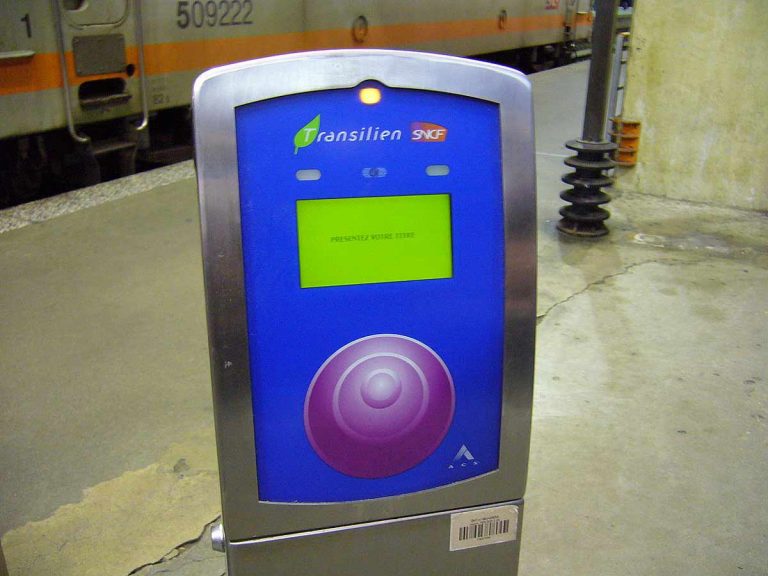 Paris Navigo Decouverte Pass - What You Need to Know - Paris by Train