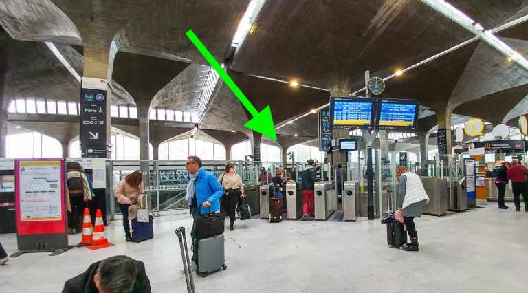 Charles de Gaulle Airport (CDG) to Paris by Train - Paris by Train