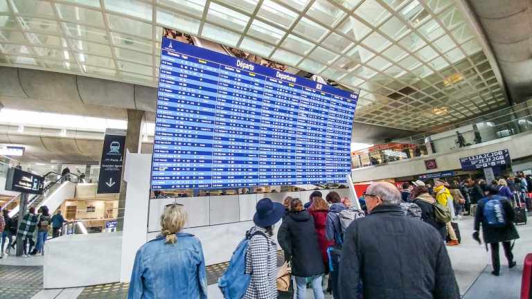 cdg-terminal_2-train-station-departures-board-signs - Paris by Train